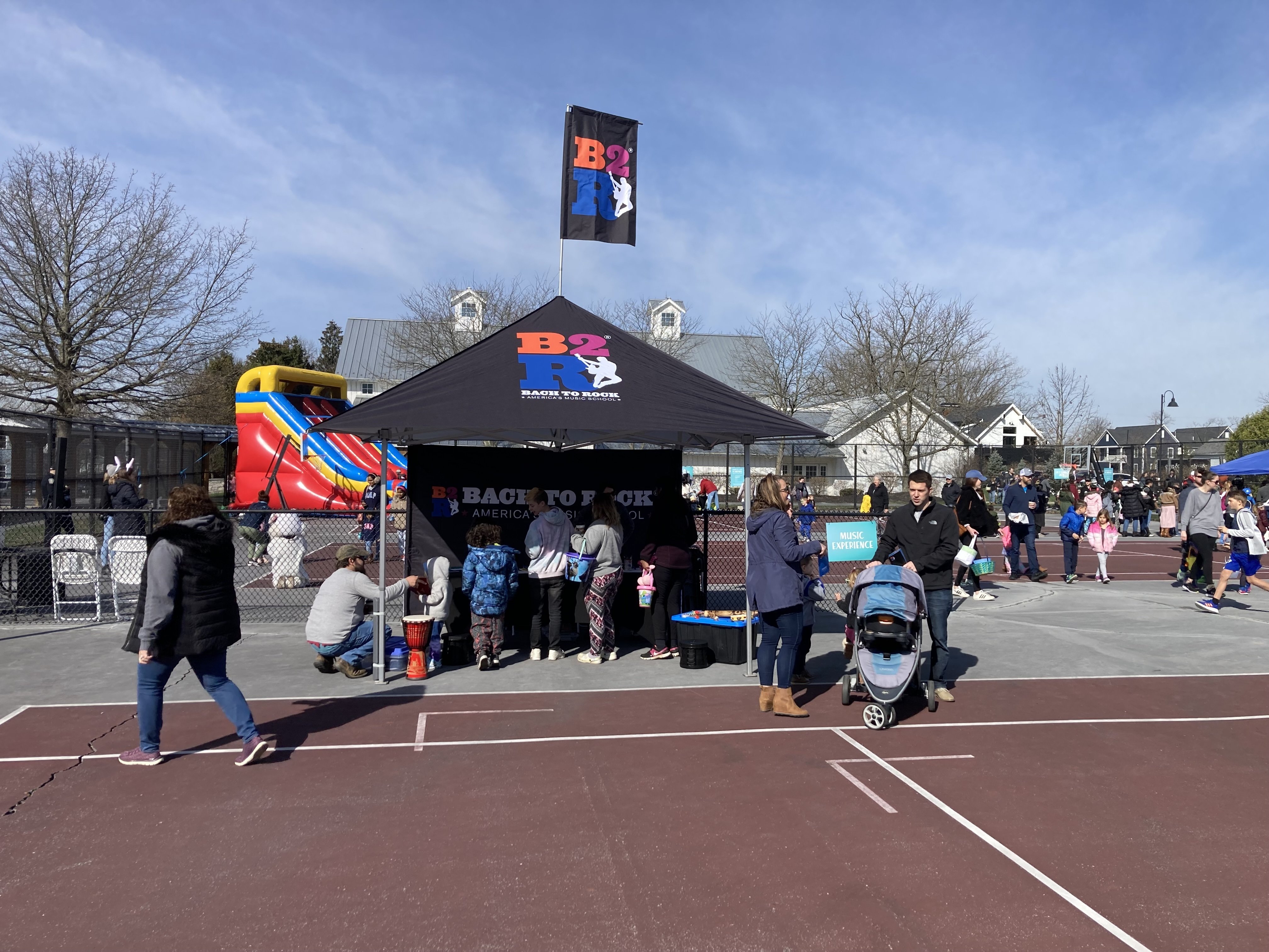 MONARCHTENT vs. mightyTENT: Which Pop-Up Tent Is for You?